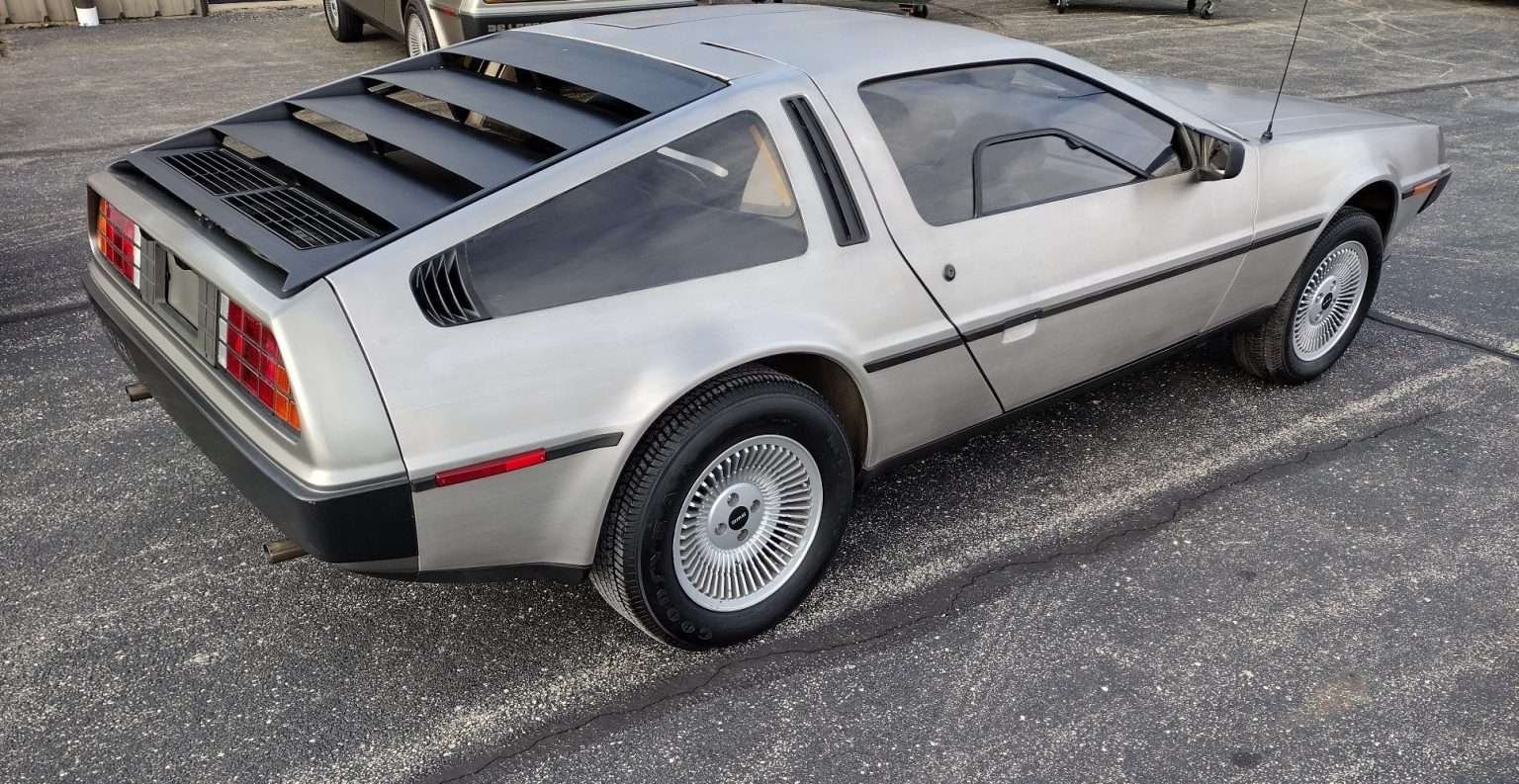 DeLorean vin 03956 - DeLorean Midwest