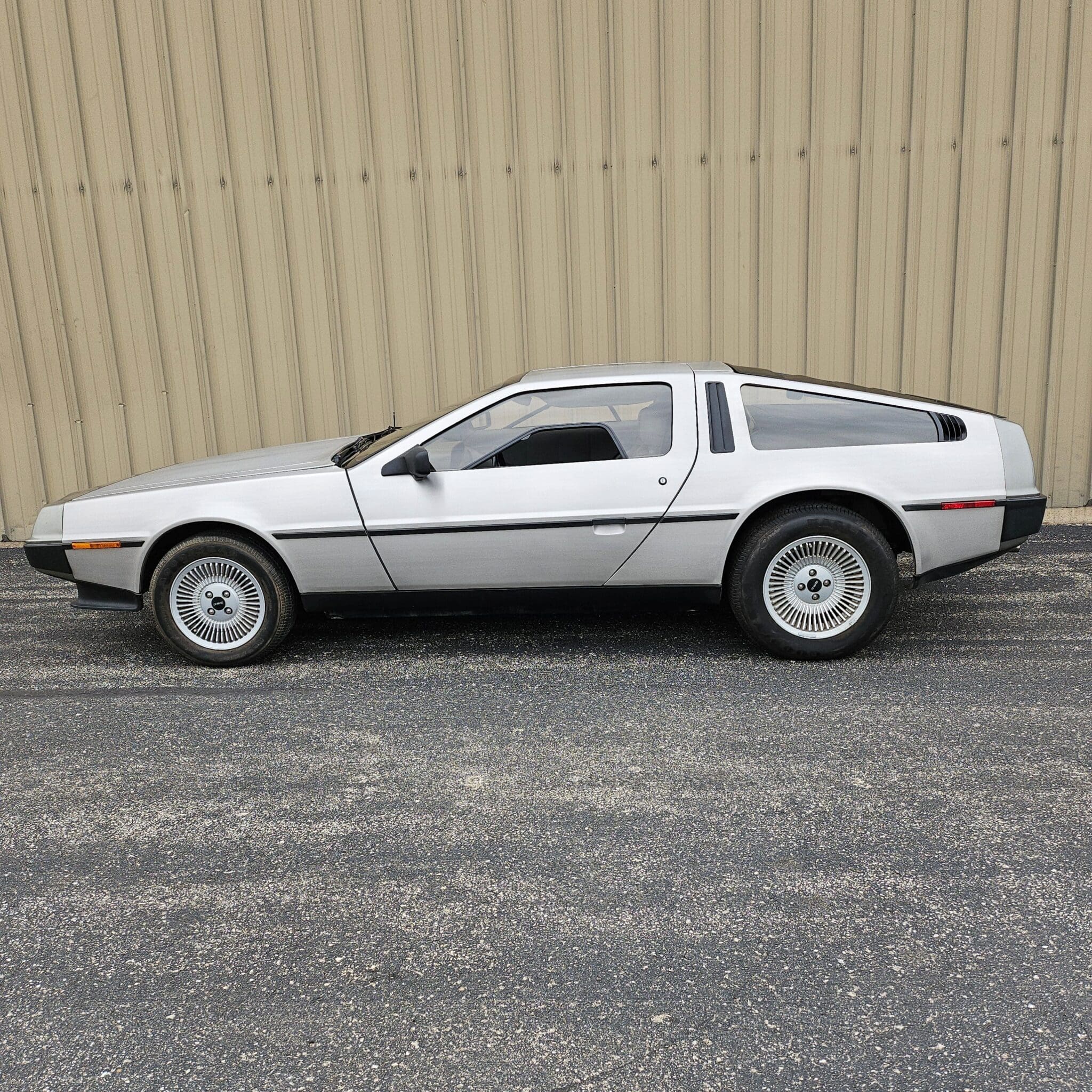 DeLorean vin 06850 - DeLorean Midwest